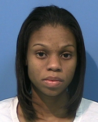 Woman accused of hitting 12-year-old turns herself in | kvue.com