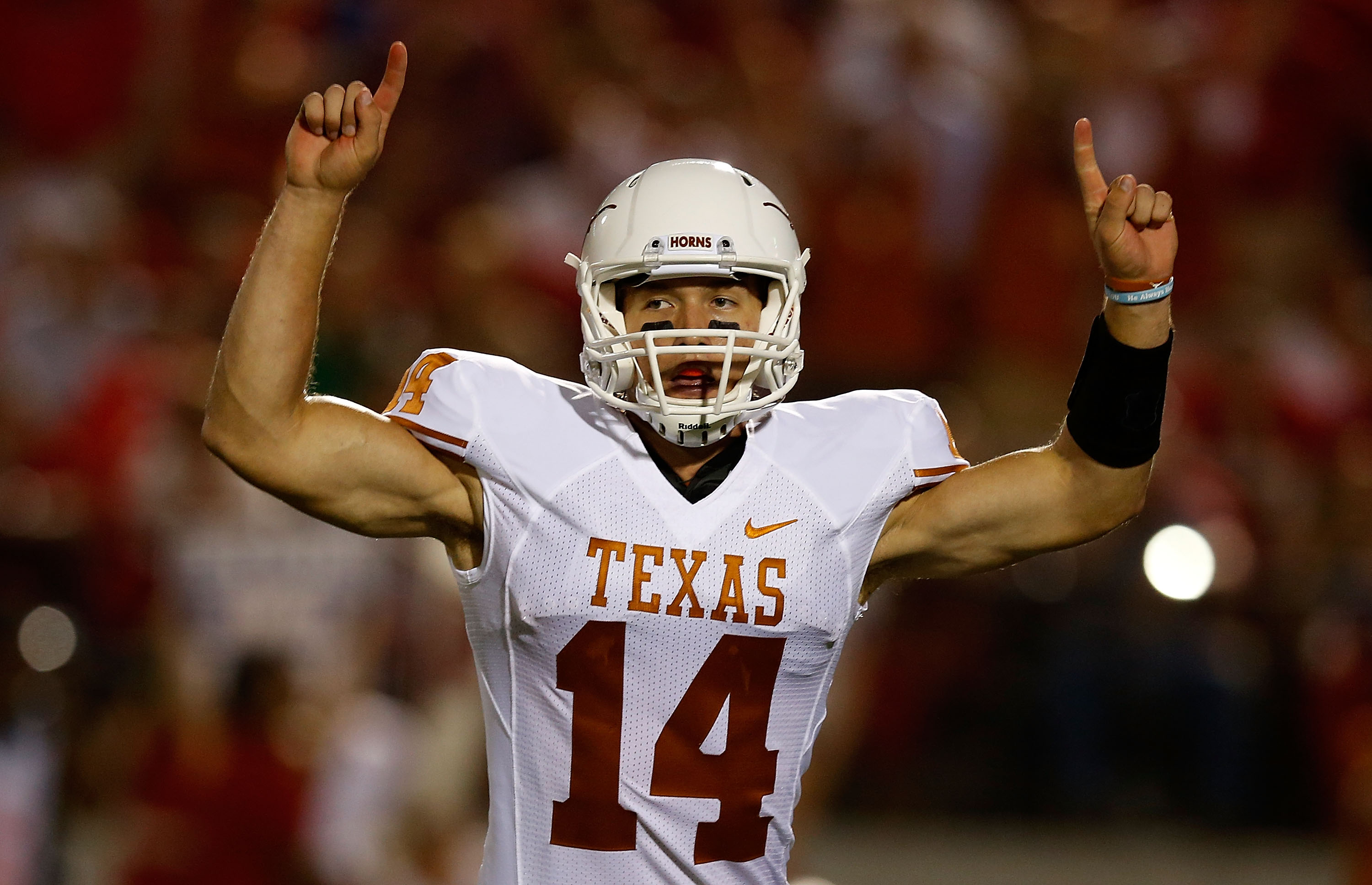 Texas QB Ash says 'good to be back' after injuries | kvue.com