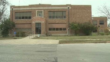 Developers seek to turn Taylor school into apartments, retail | kvue.com