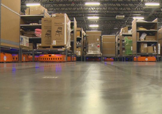 Robots invade N. Texas at Amazon distribution centers | kvue.com