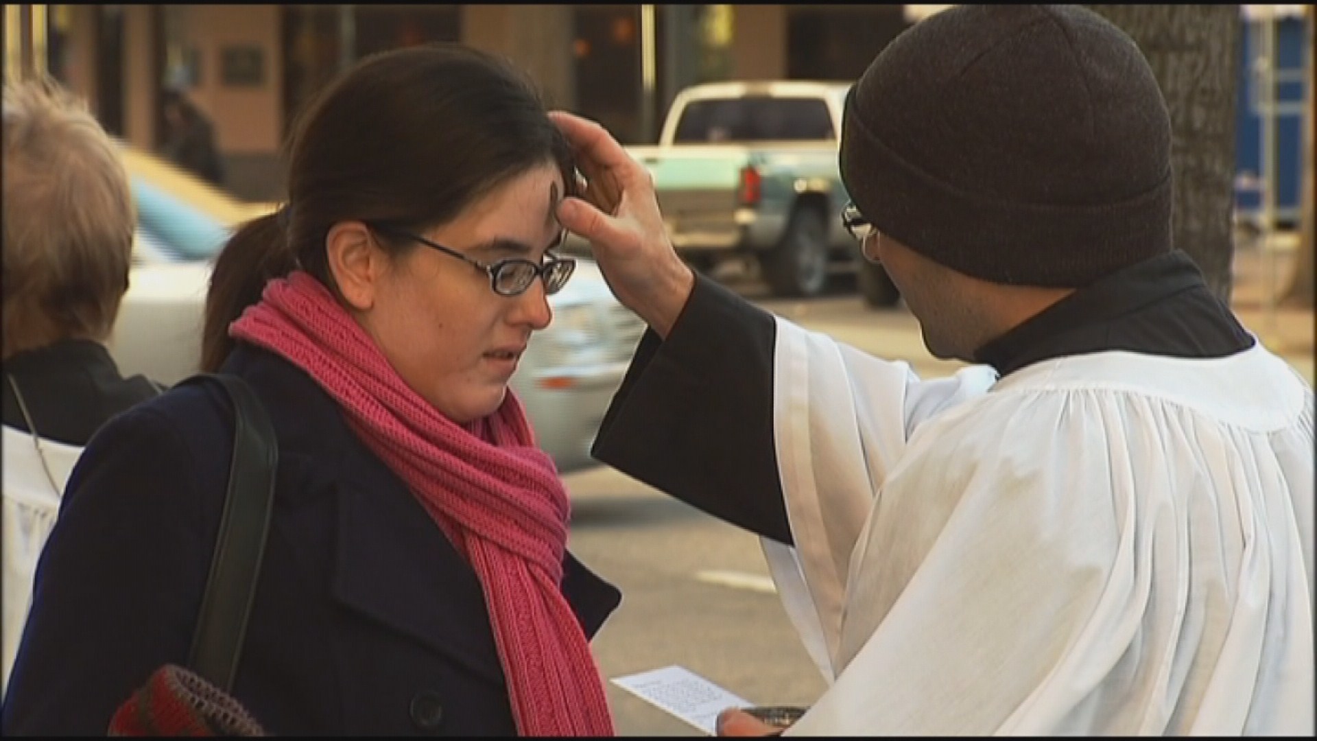 Church offers ashes to go on Ash Wednesday | kvue.com