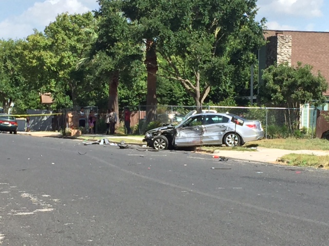 EMS: Man, teen injured in southeast Austin crash | kvue.com