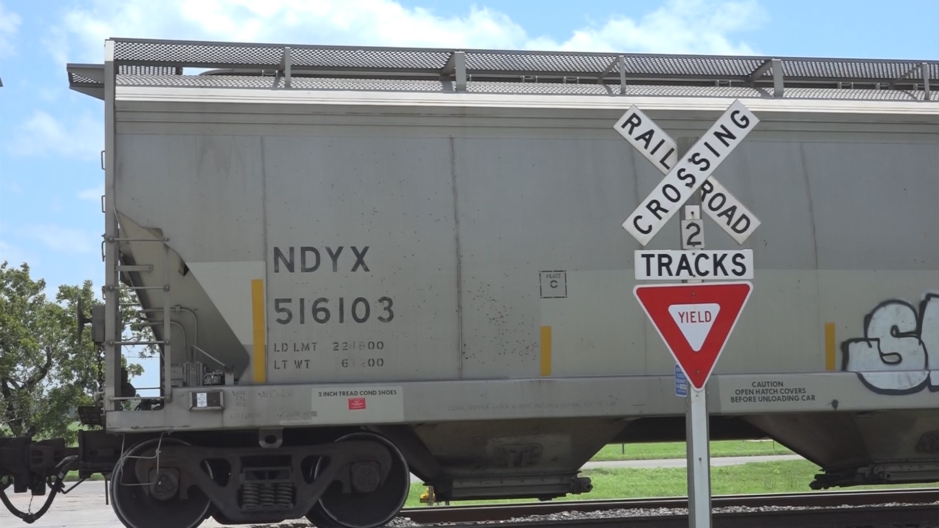 Police: Man ignored road signs before train collision | kvue.com