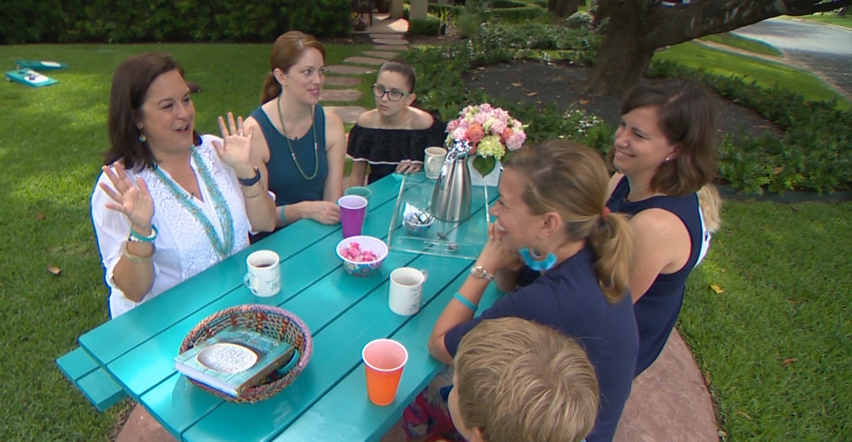 'Turquoise Table' brings neighbors together | wusa9.com