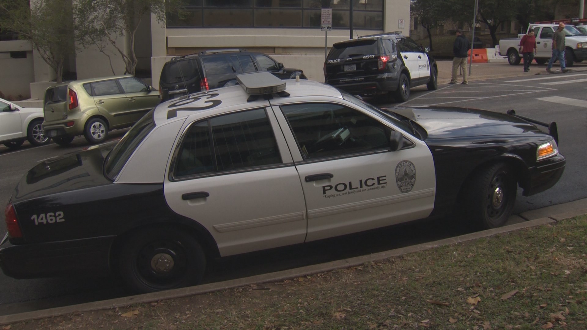 No one in custody after East Austin stabbing | kvue.com