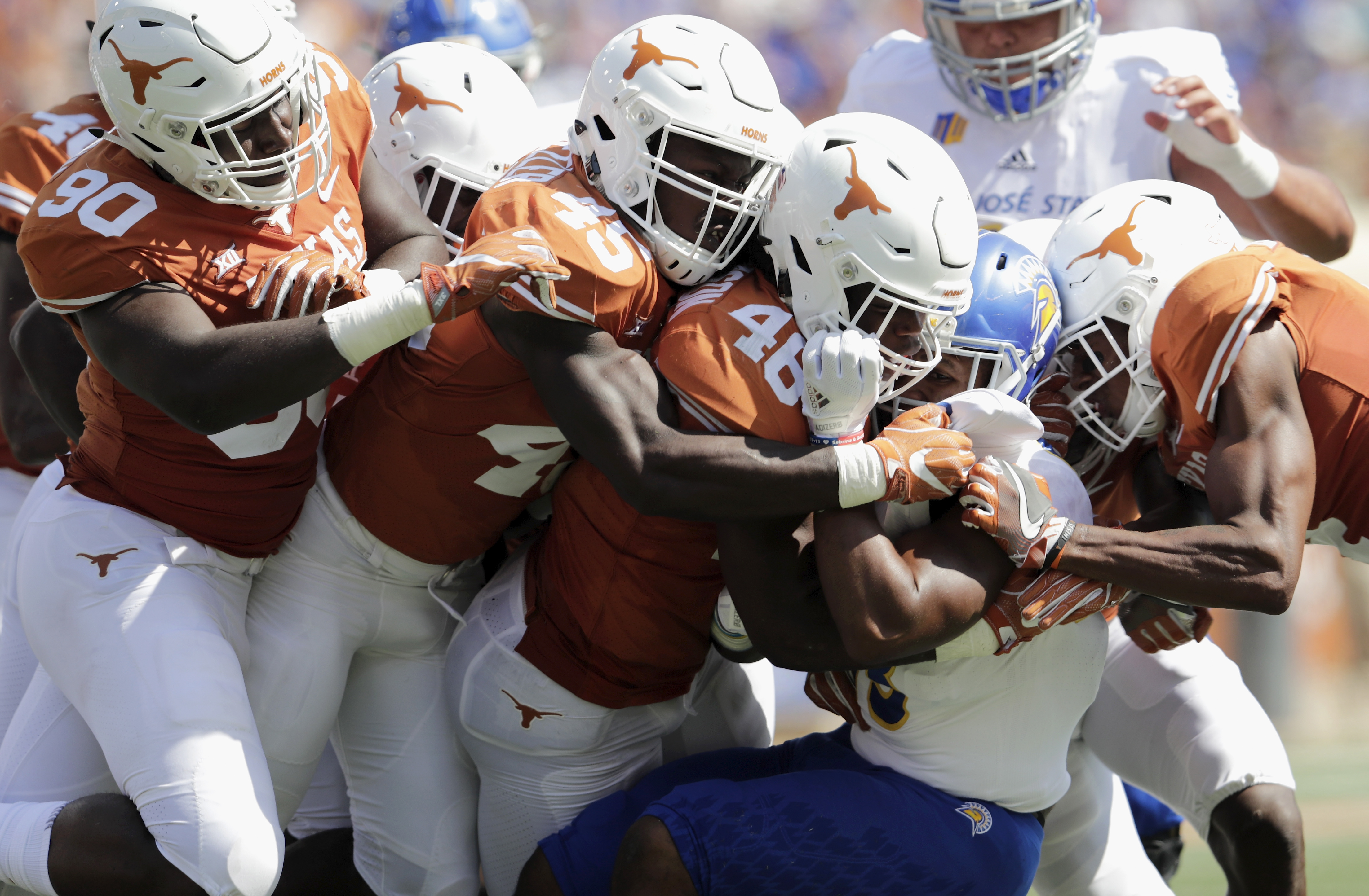 Longhorns shut out San Jose State Spartans, 56-0 | khou.com