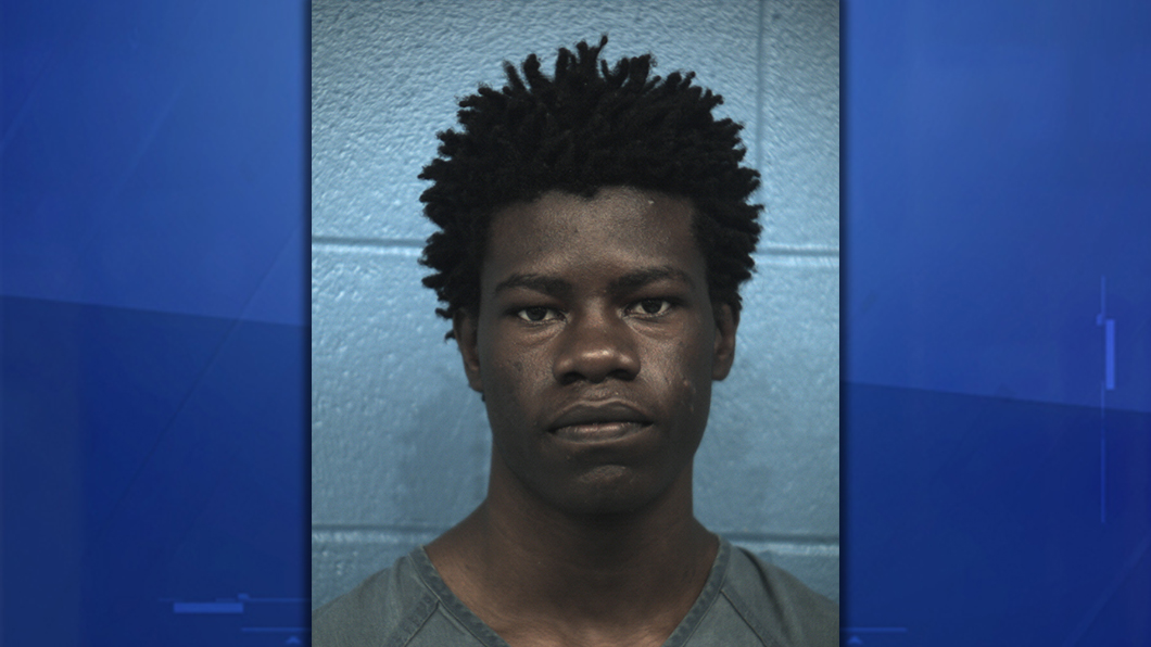 Leander teen accused of burglary after crashing through bank doors ...