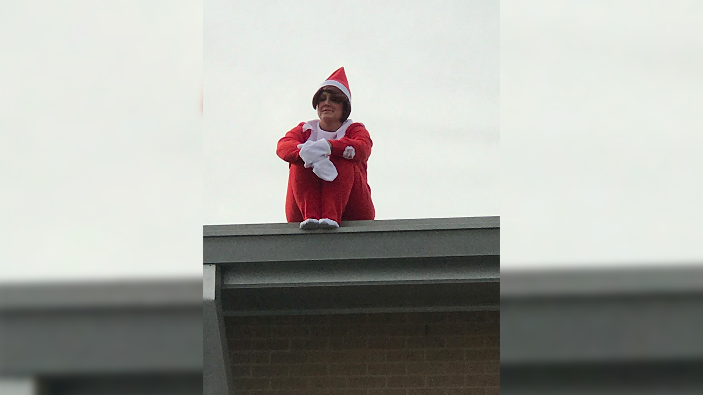 Texas principal becomes real life ‘Elf on Shelf’ for students | ksdk.com